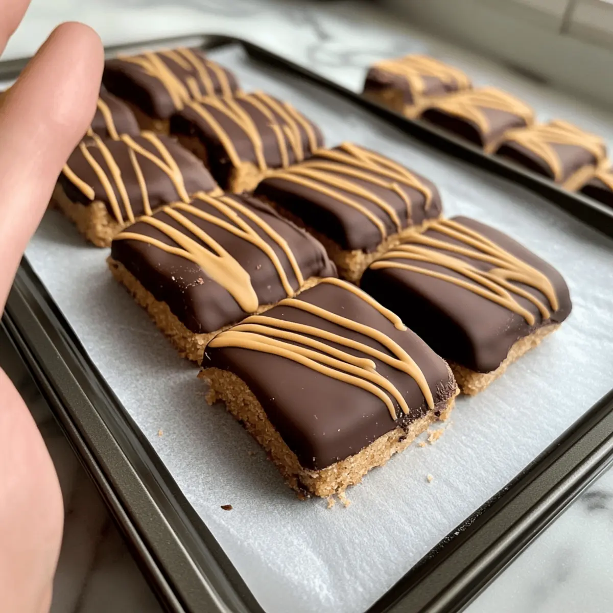 Irresistible No Bake Buckeye Graham Crackers: A Quick Treat